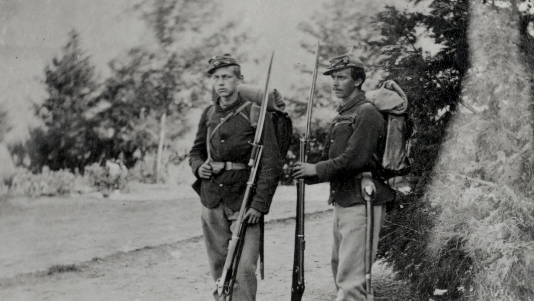 10 women who lived disguised as men