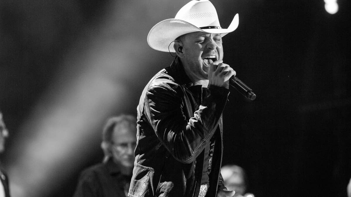 Country star Justin Moore cancels shows, announces touring break