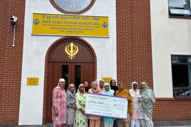 Swindon Sikh community donates £1,370 to local hospice