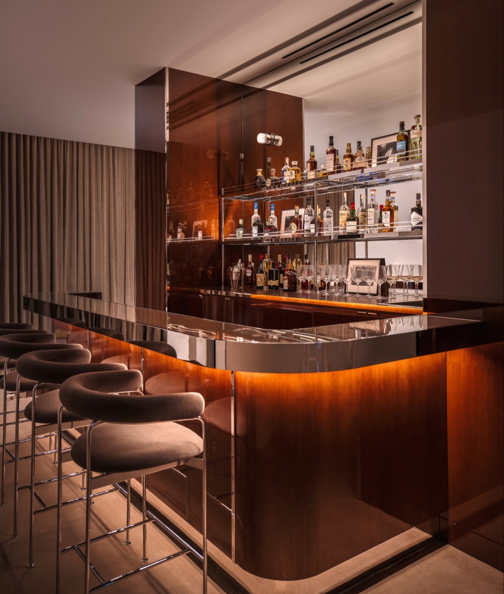 Thom Sweeney brings Savile Row elegance to Madison Avenue with largest ...