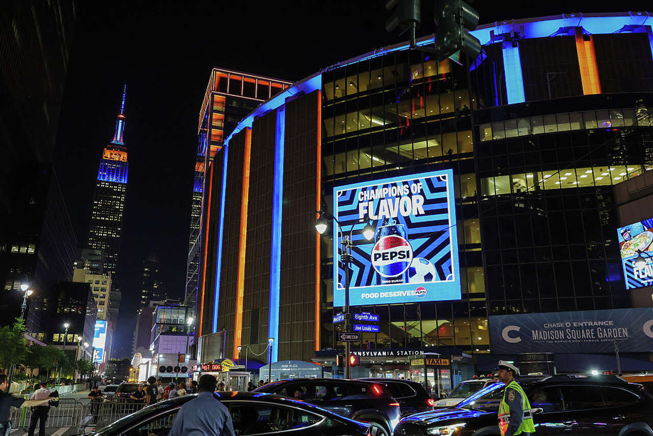 Trump visit shuts down streets around Madison Square Garden for NBA ...