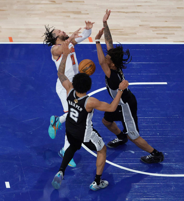 Knicks drop game 3 at raucous MSG as Spurs strike back in NBA Finals