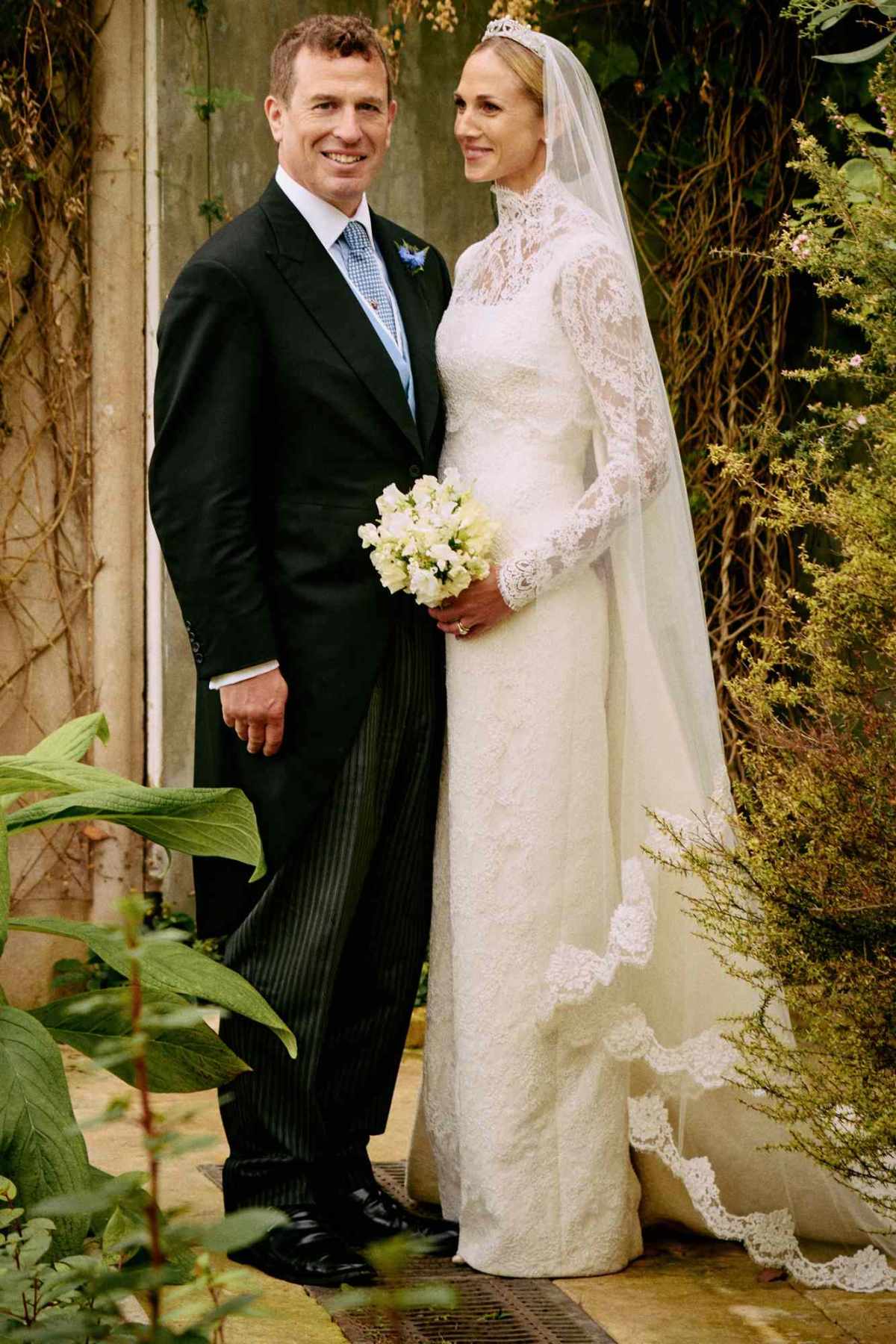 Peter Phillips couldn’t stop holding Harriet’s hand during loved-up ...
