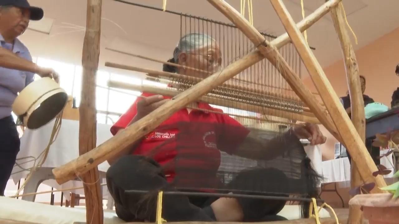 Ecuadorian artisans struggle to preserve traditional hand-woven strainers