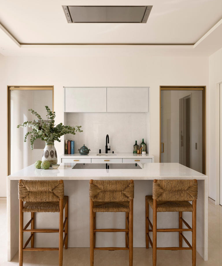 Wallis Simpson's French Riviera suite is a study in vibrant Art Deco ...