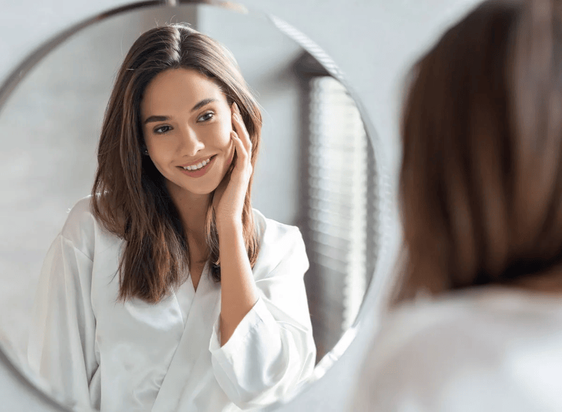 6 surprisingly simple expert tips to look young naturally