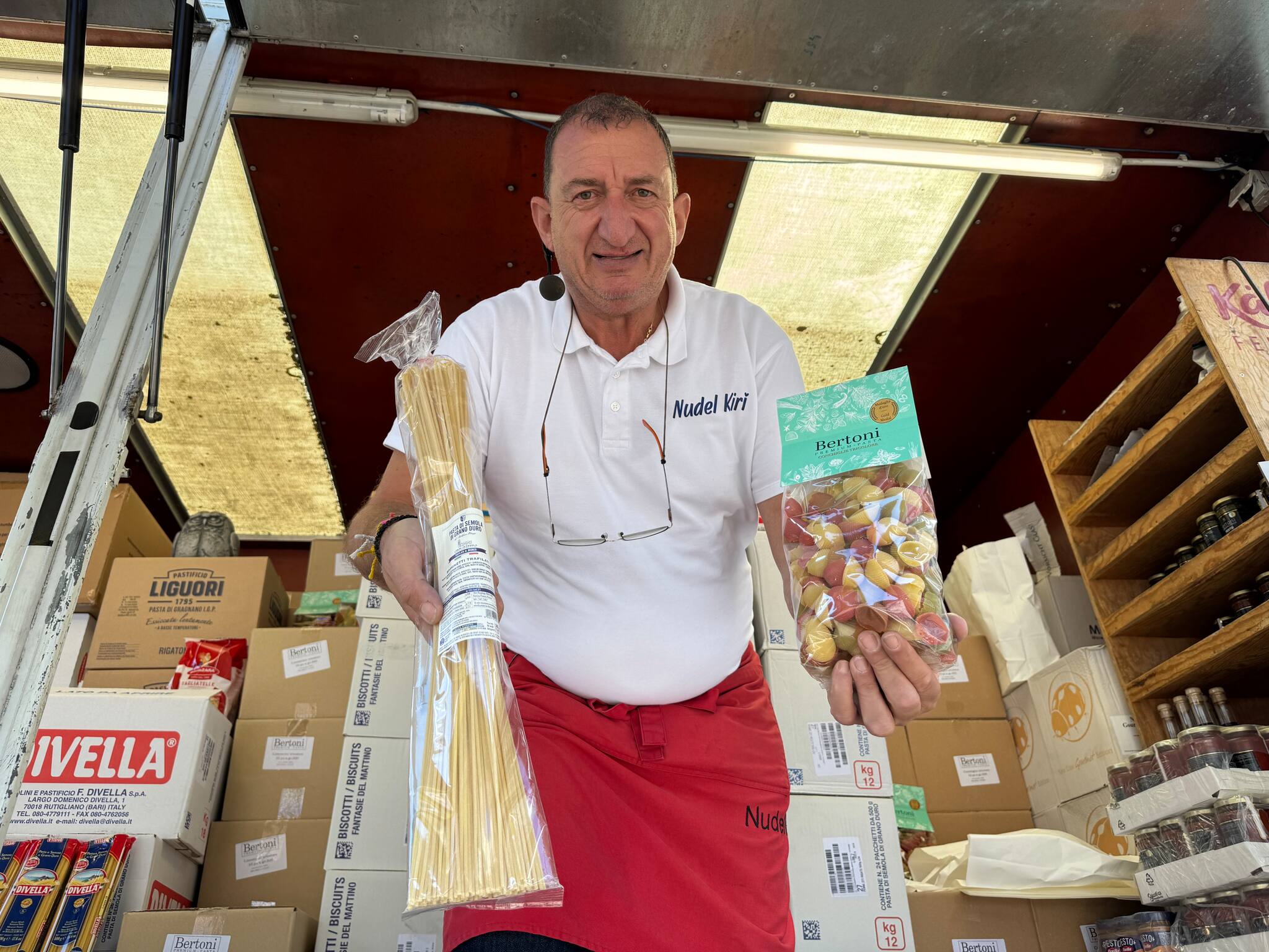 „Aale so große wie Wale“ und „Pasta vom Lasta“: Die Marktschreier ...