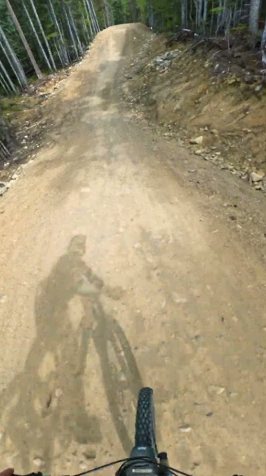Smooth and flowing MTB jump line adventure