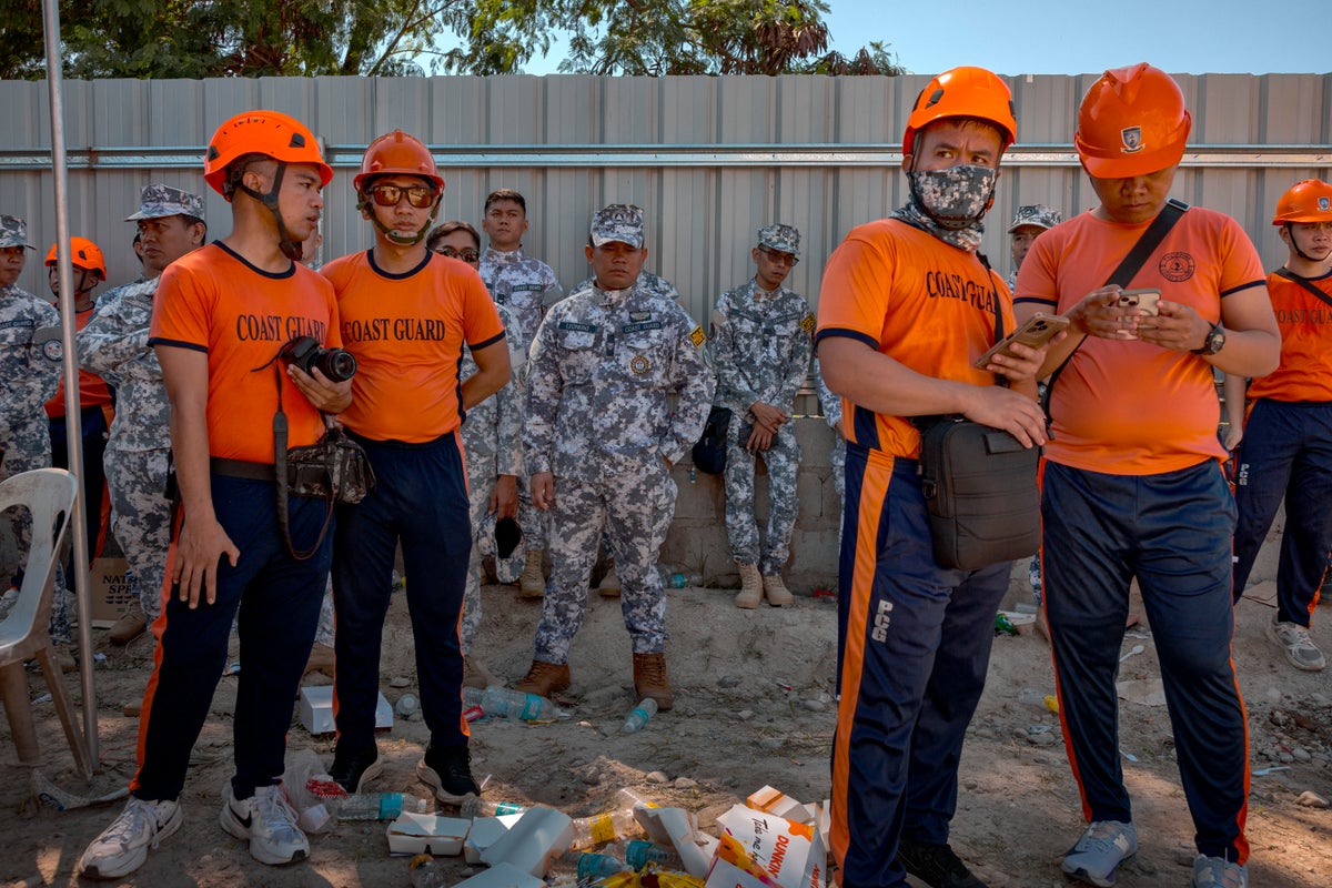 Death toll rises to 37 after powerful Philippines earthquake