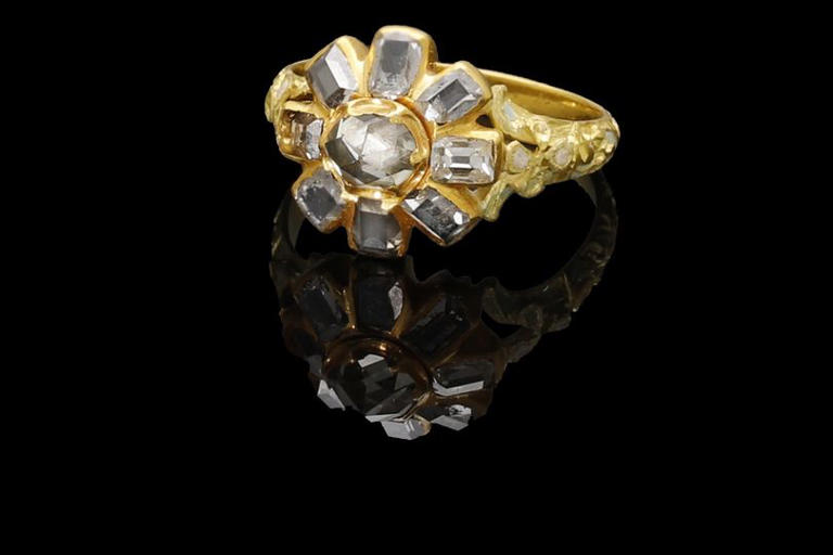 Man finds £20,000 Tudor ring in a field in Gloucestershire