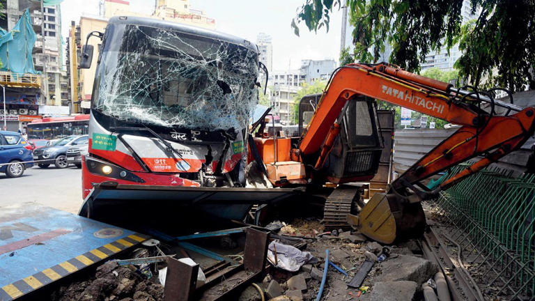 Preliminary probe points to gear mode error in fatal Dadar BEST crash