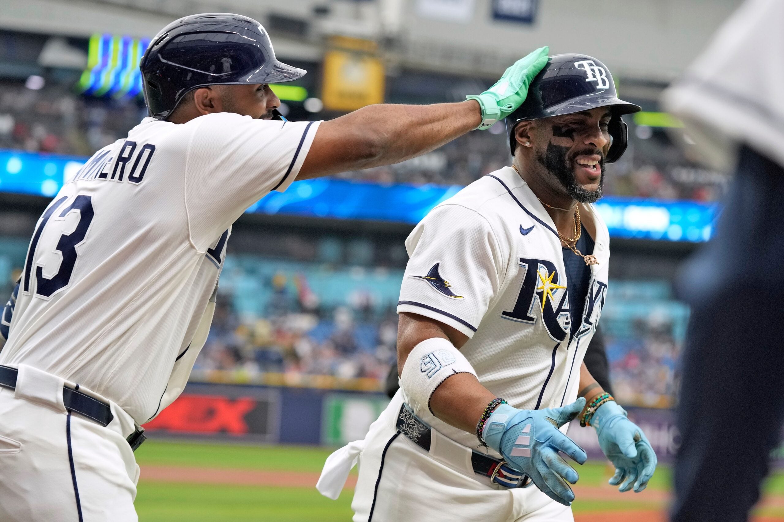 Díaz hits leadoff homer and Aranda delivers go-ahead single to lift ...