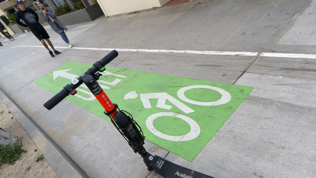 Illinois moves to standardize e-bike and e-scooter rules amid safety ...