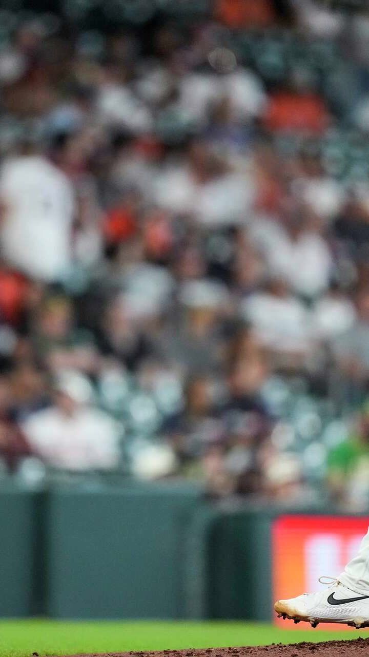 Burrows' fastball becomes Astros problem