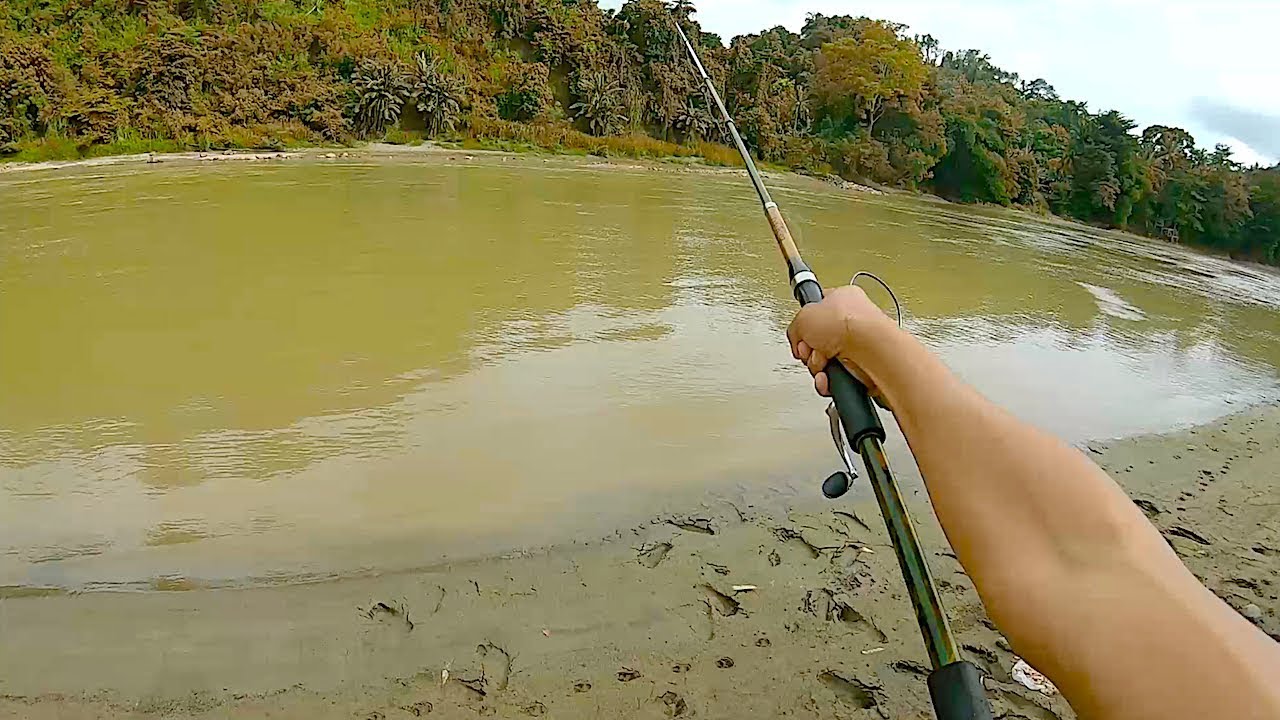 Mancing di Sungai Lekkong pakai umpan usus