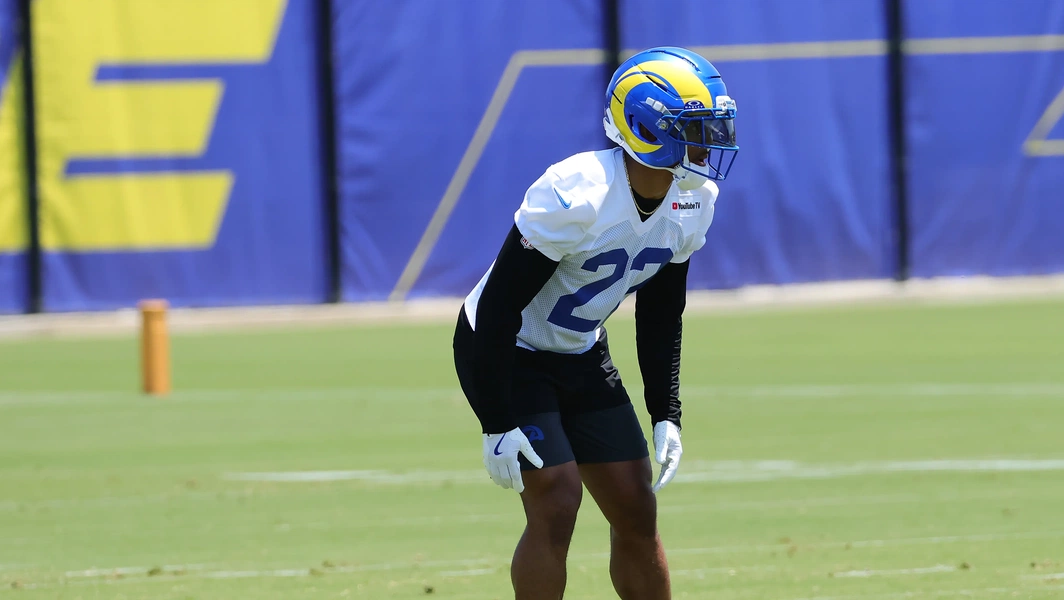 Chiefs bring back L'Jarius Sneed on one-year deal