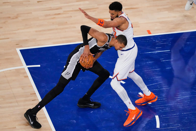 Spurs' Victor Wembanyama shakes off Game 2 miss by taking over Game 3 ...