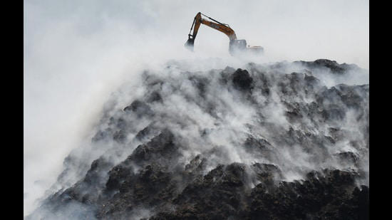 Gurugram DC orders faster clean-up of Bandhwari legacy waste, new drone ...