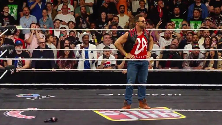 Watch: LA Knight forced to redo awkward WWE RAW moment