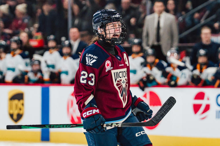 PWHL Las Vegas signs Erin Ambrose, Hayley Scamurra