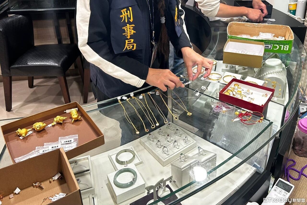 仿LV+CHANEL大賣金飾! 刑事局抄725件...22銀樓業者涉商標法
