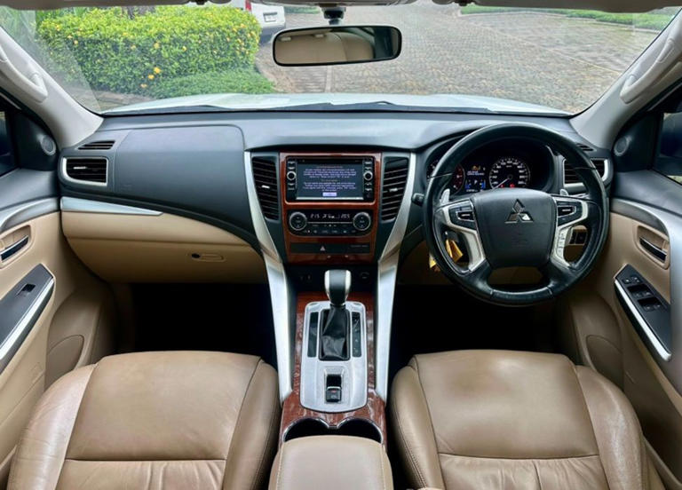 Mitsubishi Pajero Sport Dakar tipe ultimate 2018, harganya sudah segini ...