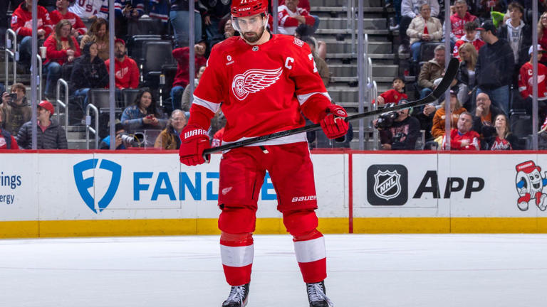 Red Wings' Dylan Larkin submits 3-team trade list of Florida, Minnesota ...