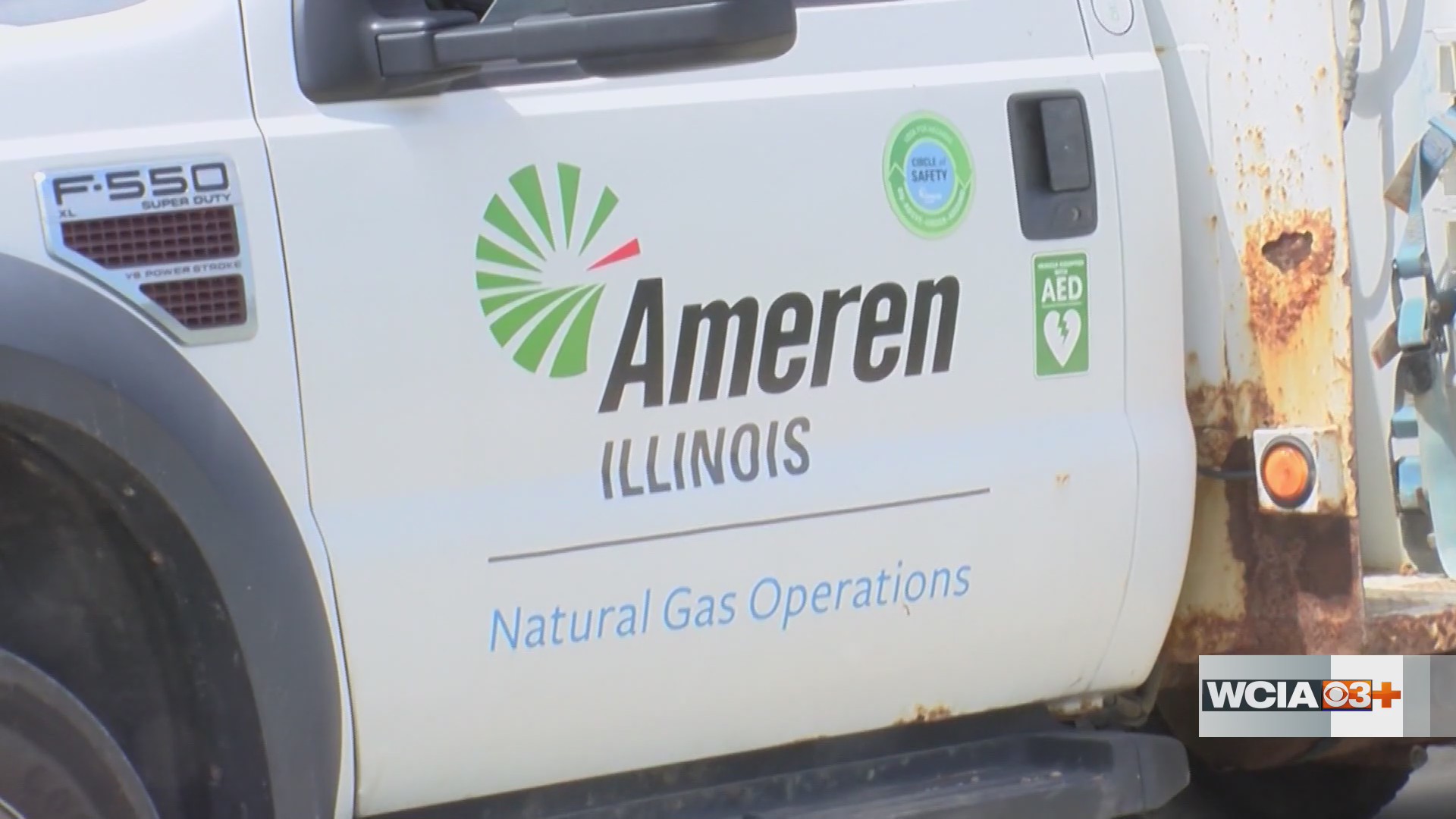 What are some steps I can take to keep my energy bills low in Illinois?