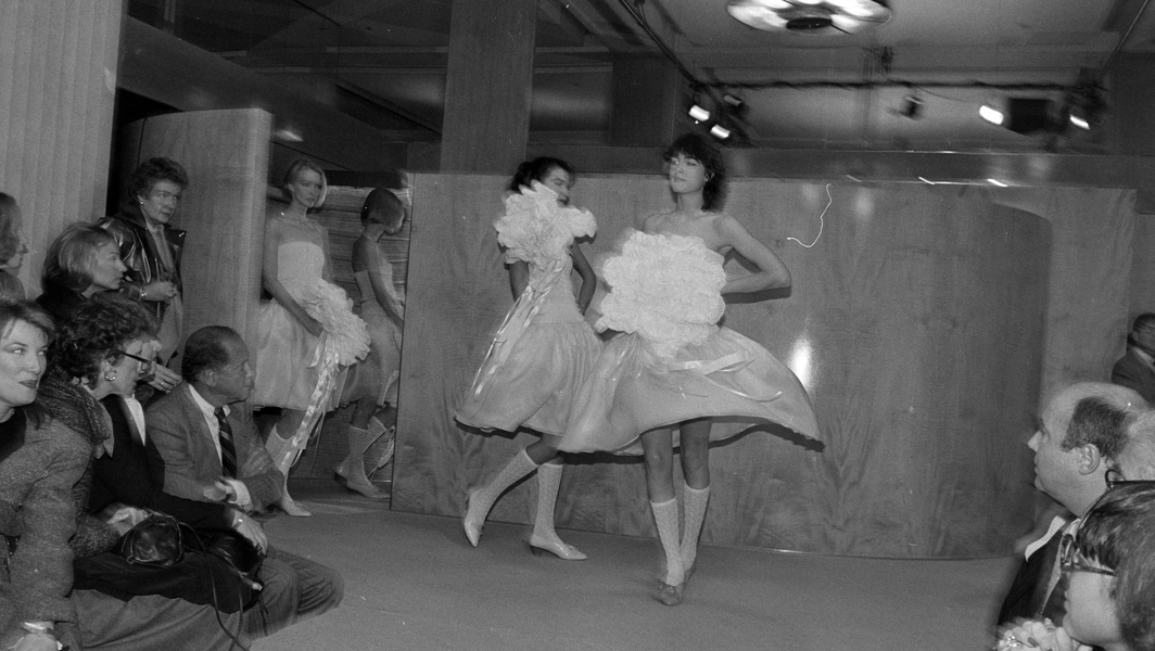 Iconic 1980s fashion and its lasting influence
