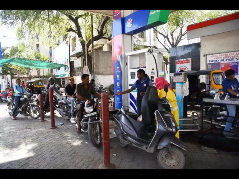 Petrol, diesel price today: Check fuel rates in Delhi, Mumbai, Lucknow ...