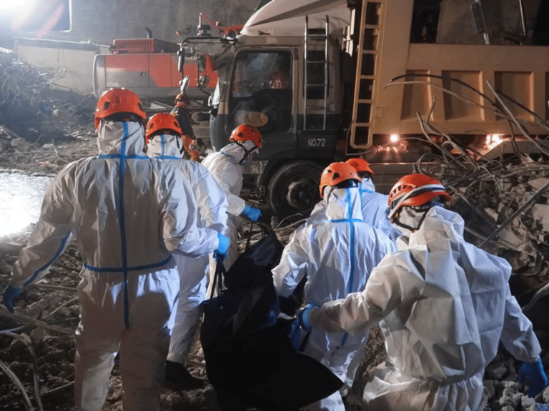 Death toll in Angeles building collapse rises to 30