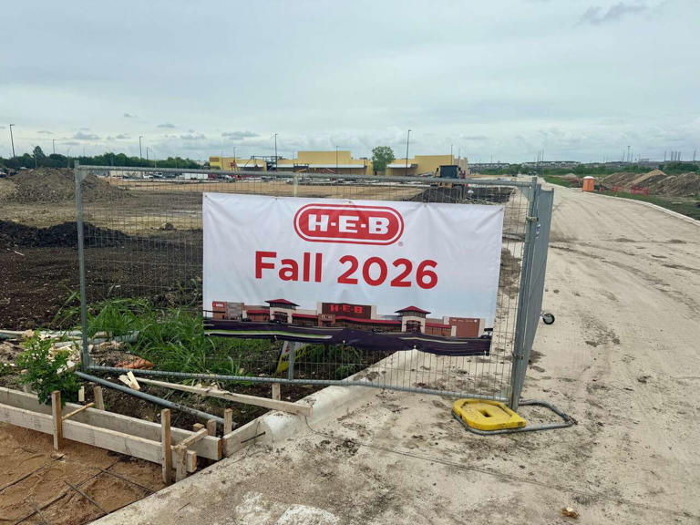 New H-E-B continues to lead bustling Texas Hill Country town's retail boom