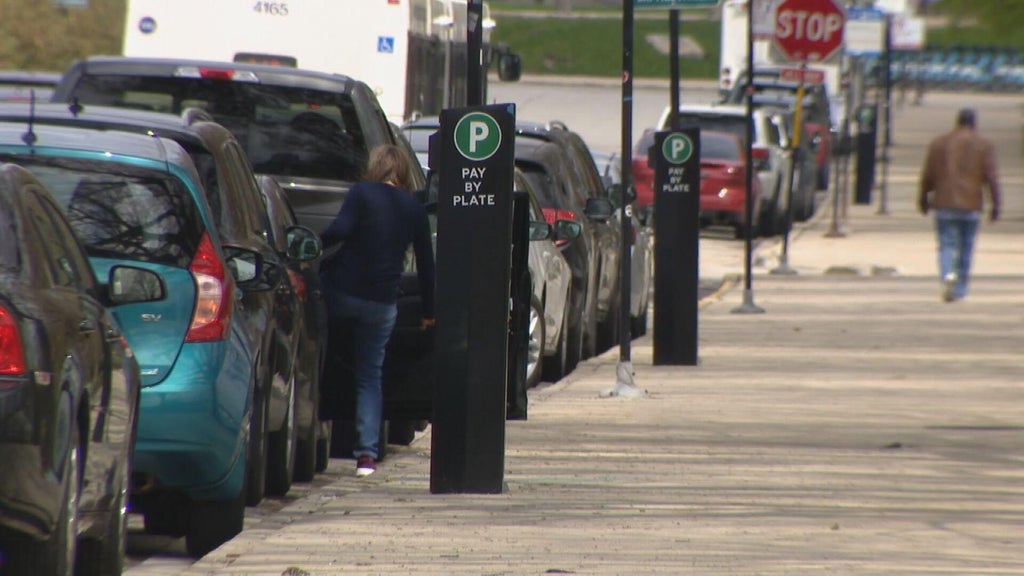Some Chicago City Council members calling for transparency over parking ...