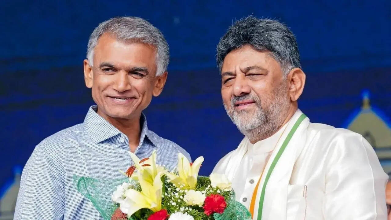 More headache for DK Shivakumar as miffed mantri Byre Gowda refuses to ...