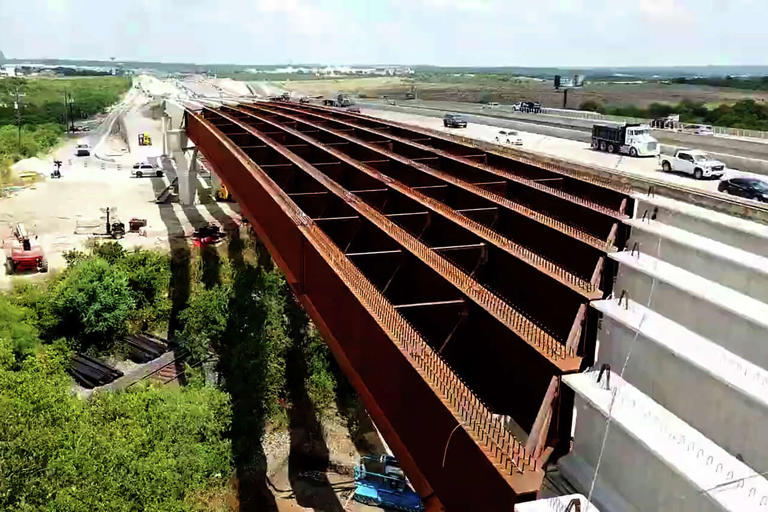 Traffic alert: TxDOT to close part of southbound Loop 410 tonight
