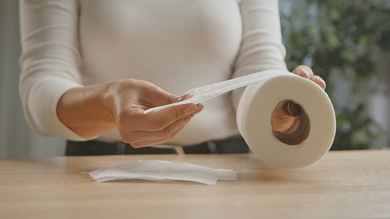 Turn toilet paper into the coolest dining room decor with a clever DIY