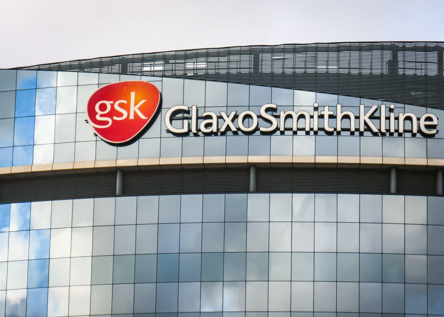 GSK to buy US lung cancer drug specialist Nuvalent for £8bn
