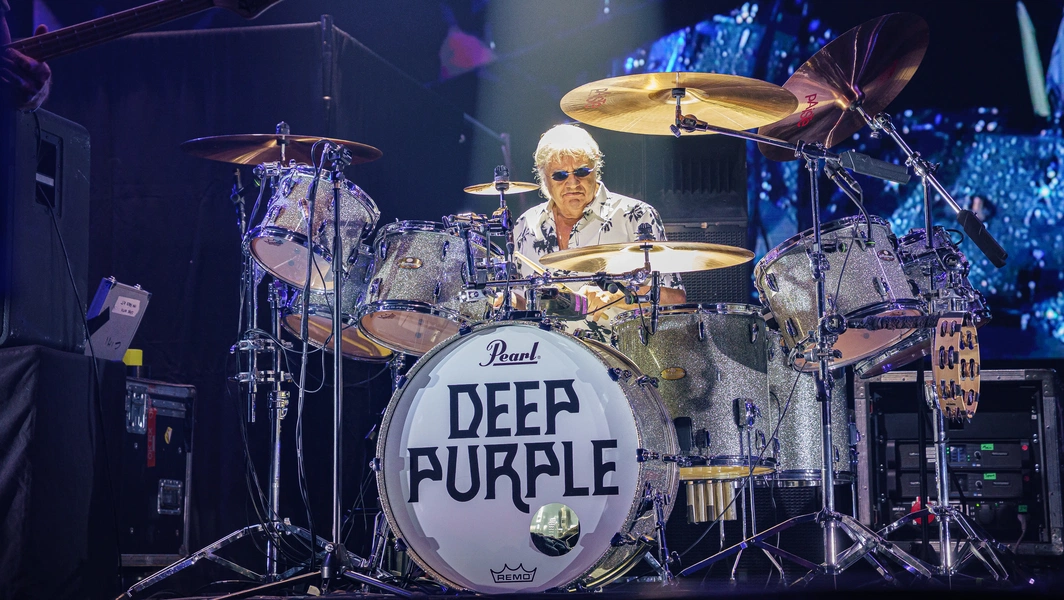 7 bands and artists with colors in their names