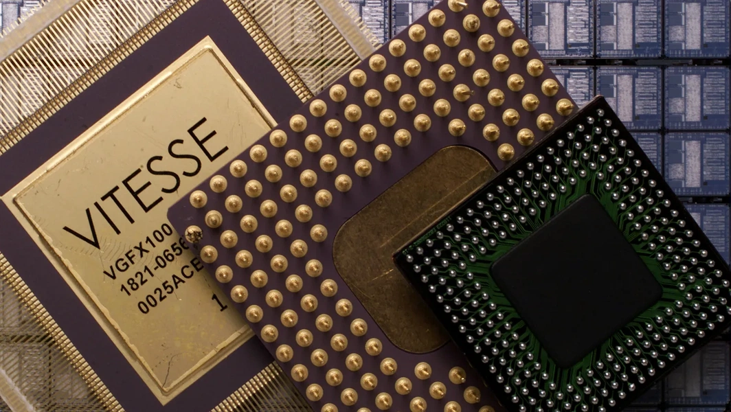 Advances and challenges in semiconductor packaging