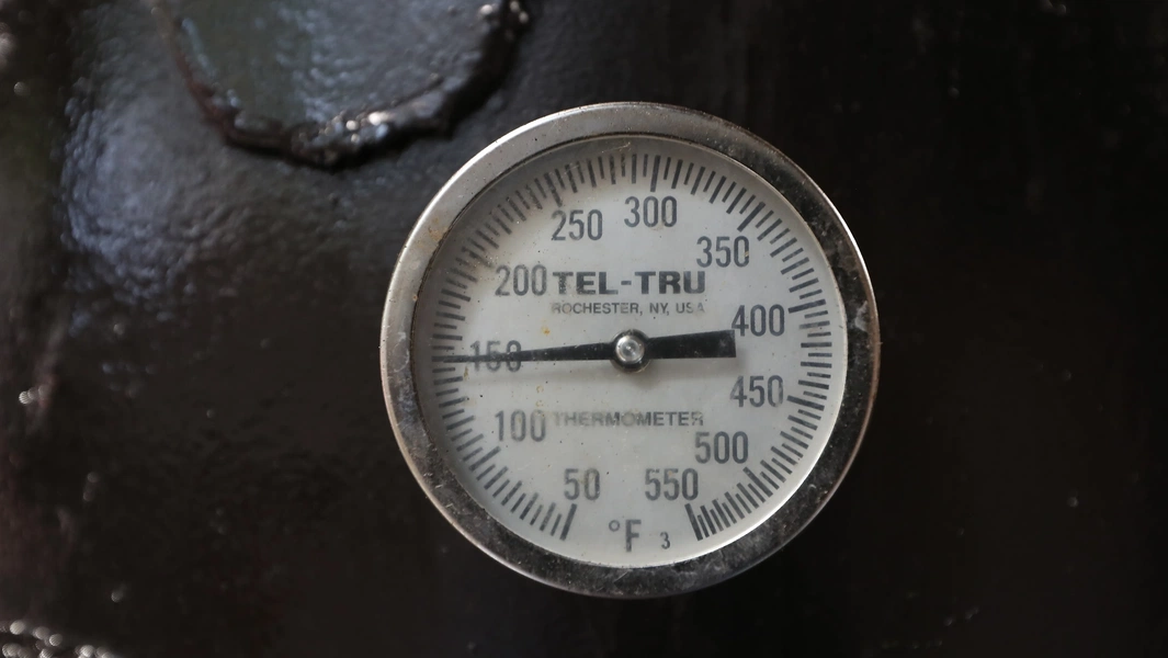 Electric smoker BBQ techniques and tips