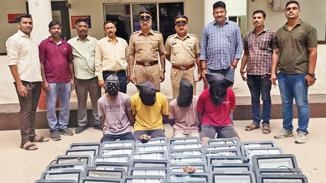 Kandivli police crack halogen lamp theft cases, arrest four accused