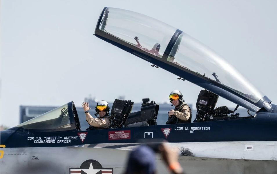 US Navy pilot pay now rivals regional airline salaries