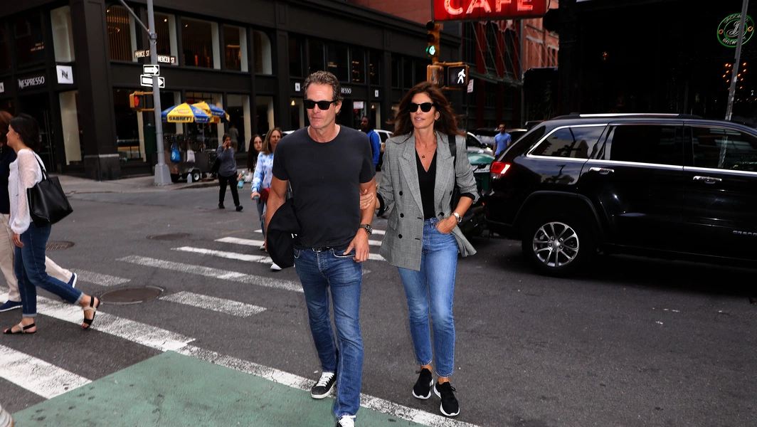 8 essential jeans for style and versatility