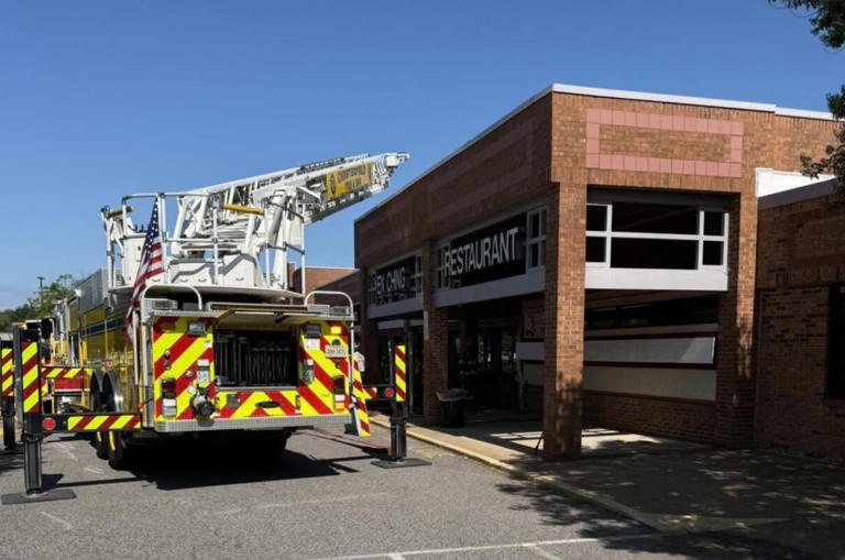 No one injured after fire breaks out inside Chesterfield restaurant