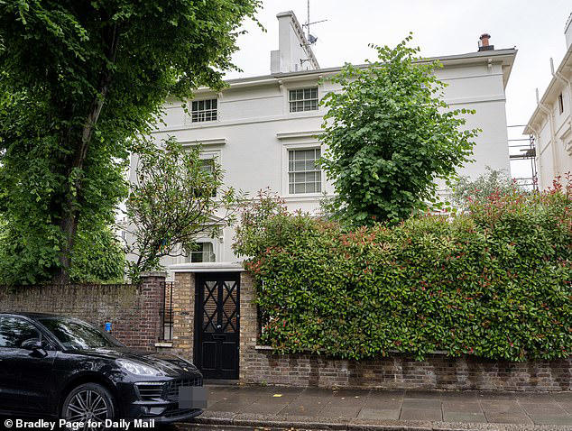 Paint it black! Rolling Stones icon Ronnie Wood ordered to replace ...