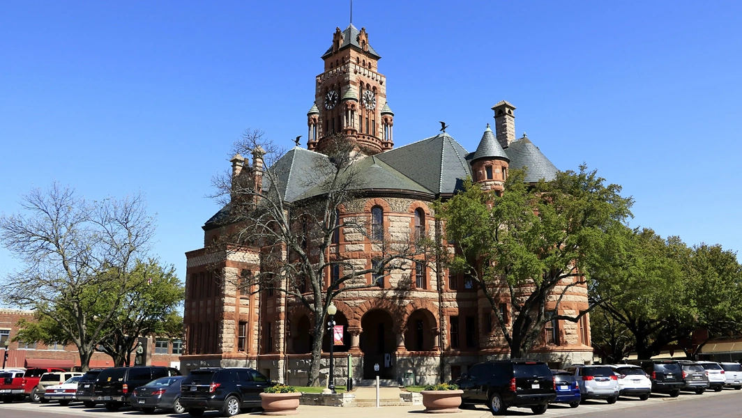 6 Texas towns with rich antique heritage