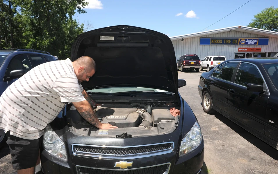 Smart used car tips for retirees buying with cash