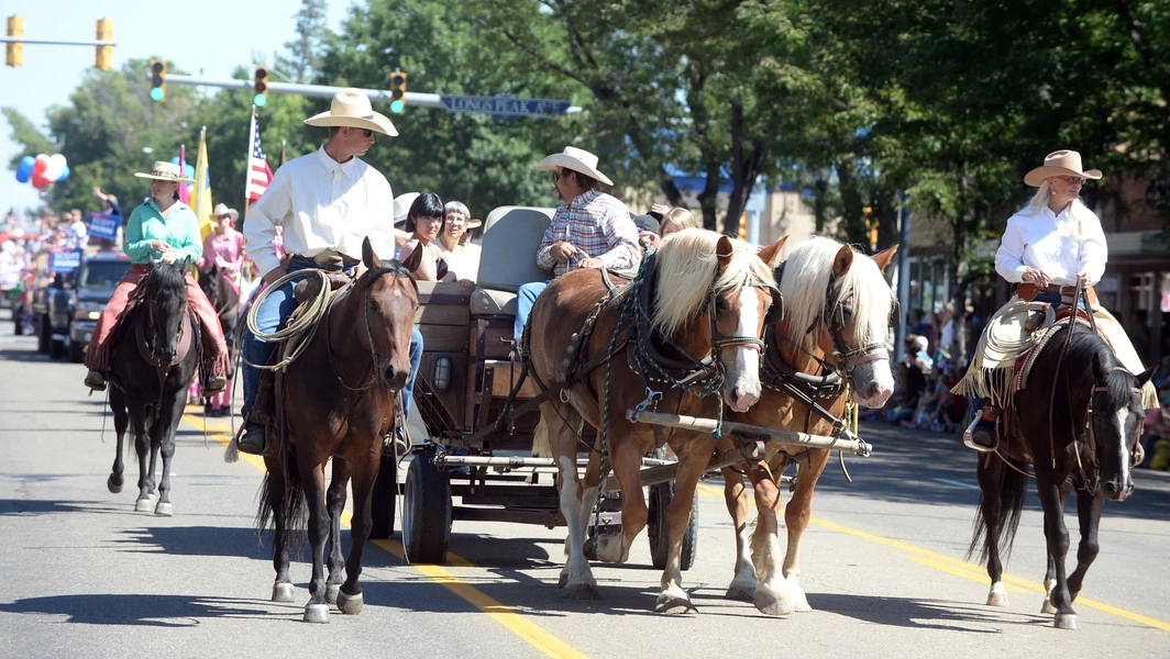 15 American customs and traditions in transition