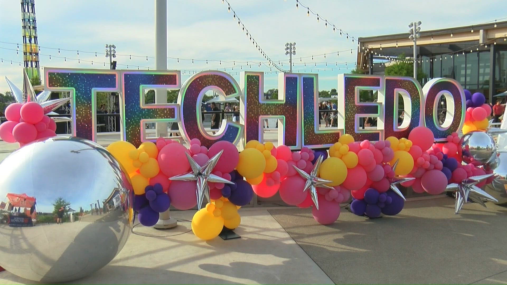 DJs, crowds fill Toledo riverfront for Techledo festival