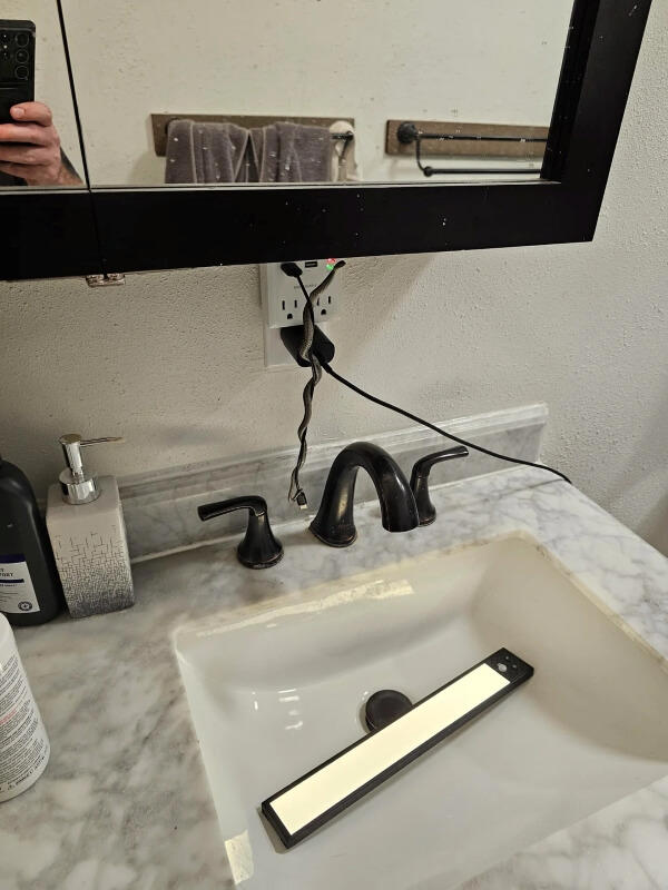 Colorado resident almost grabs bathroom light cord before spotting a ...